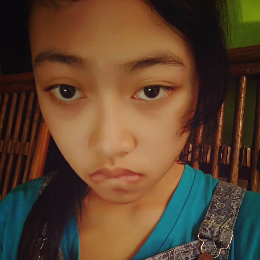 Tiara 1990Woman - YouTube