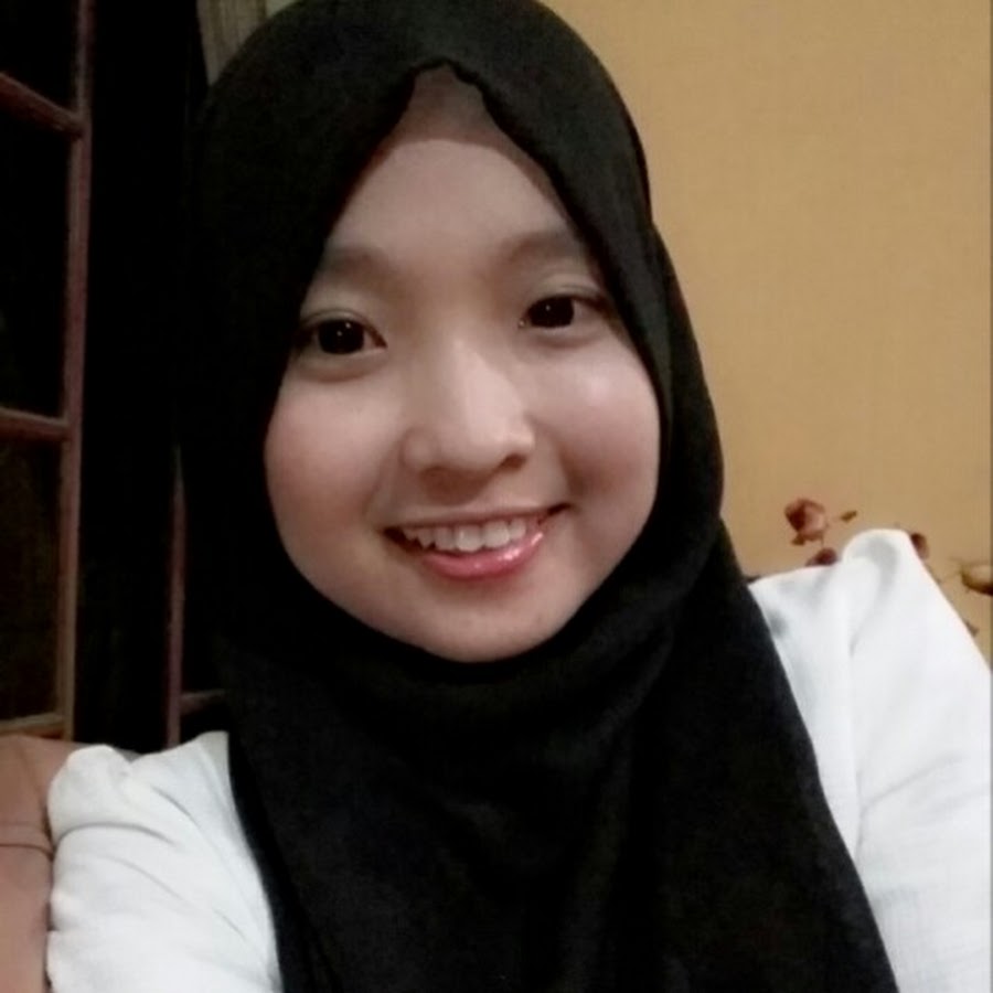 Daisy Pitasari - YouTube