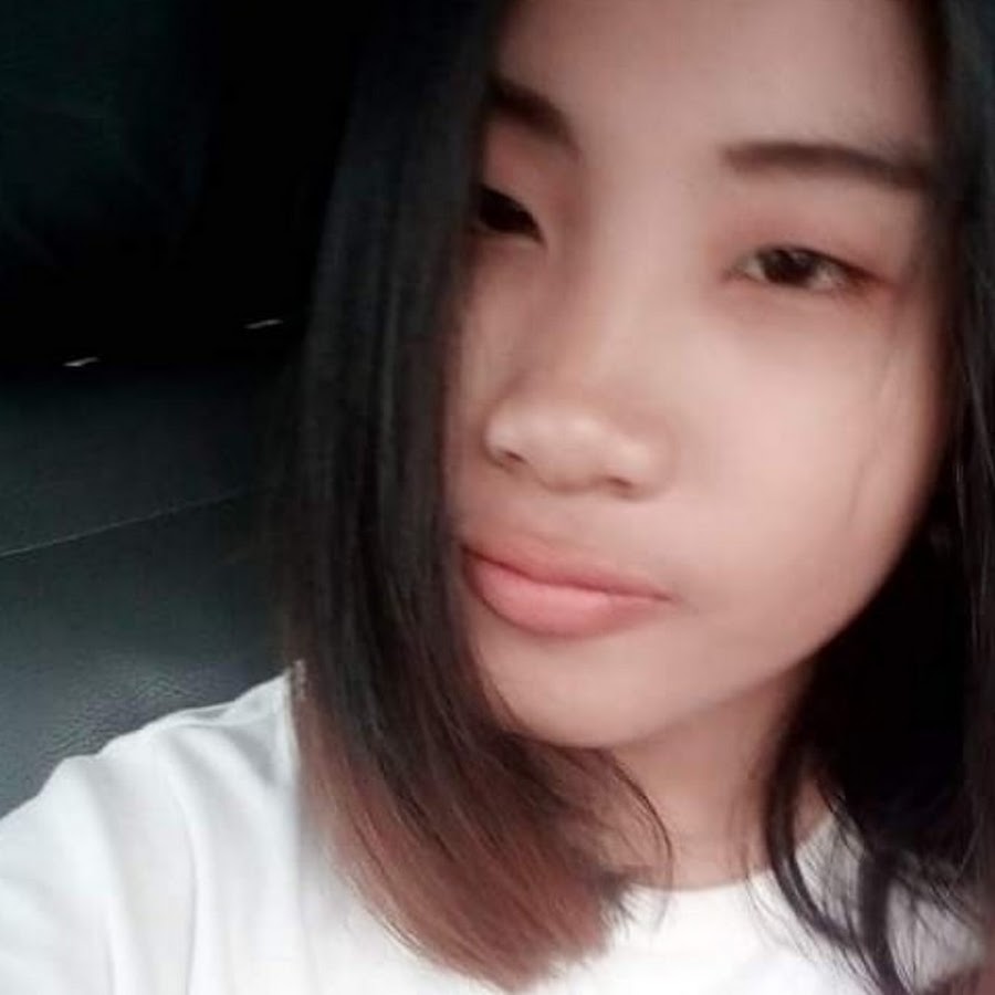 Nong Fern Roasted Seaweed Roll - YouTube