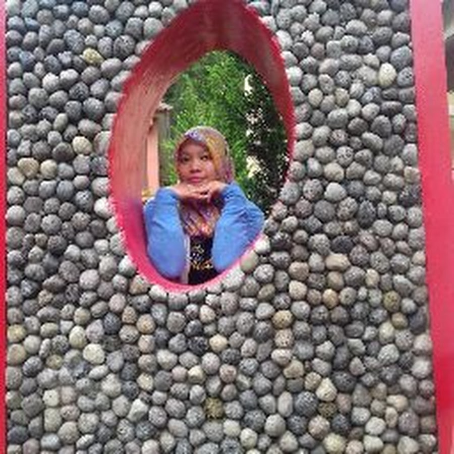 Dwi Anggraeni - YouTube