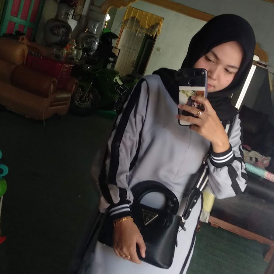 Rida Ariyani - YouTube