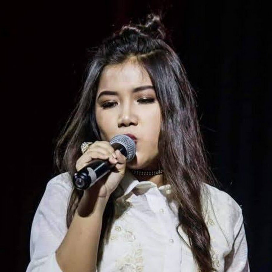 Blesselle Reign - YouTube