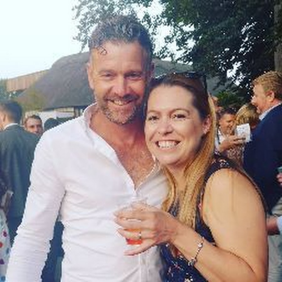 Victoria Burrows - YouTube