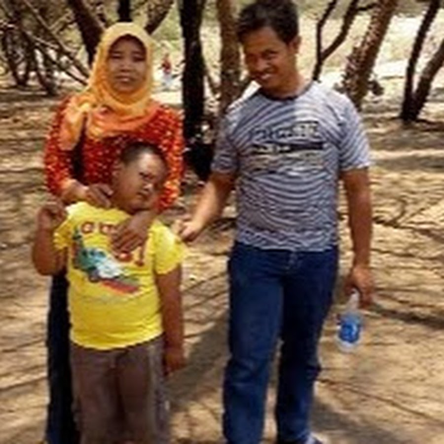 TRI WAHYUNI - YouTube