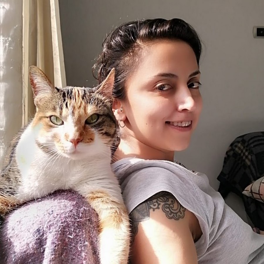 Nadia Vargas - YouTube