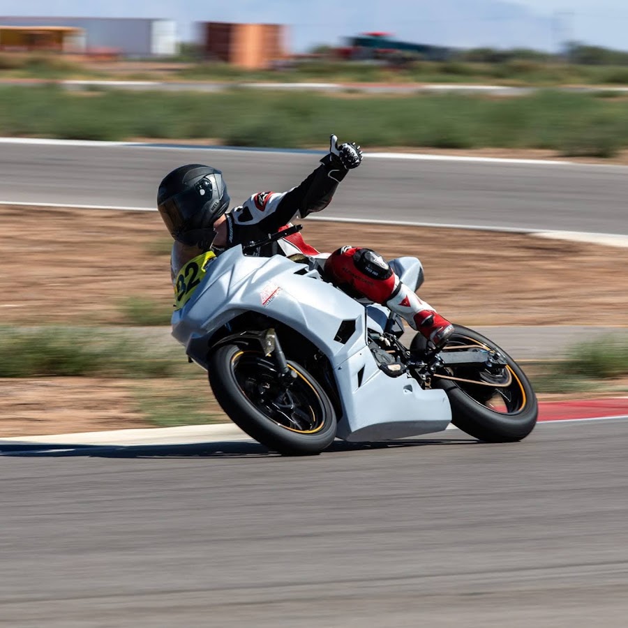 APkrFKY75e3fwZsO2AOiuybSkaNg9DebpNeS5PW7sYBIfQ=s900-c-k-c0x00ffffff-no-rj