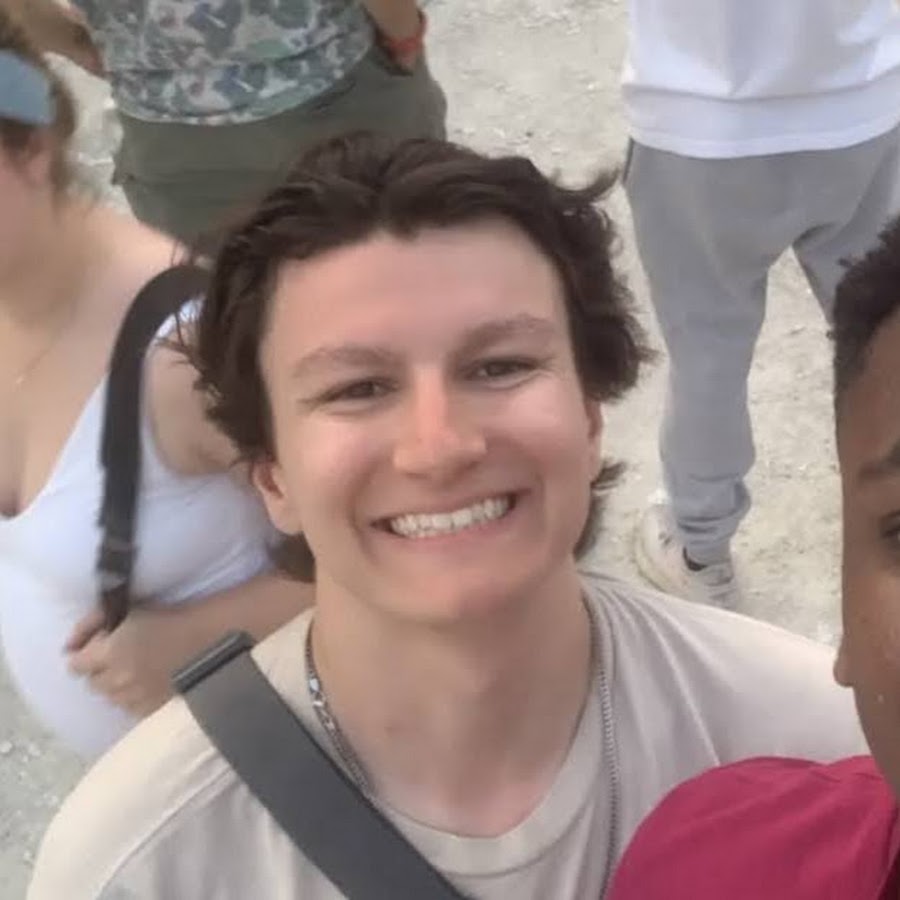 APkrFKYo_F-R7iwbWpObn0njsx1fXqTSGOS-Un8wzflcpis=s900-c-k-c0x00ffffff-no-rj