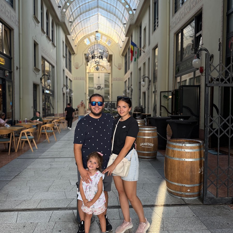 APkrFKapmMVoJ-PzDVBun5MgnxFITKaM_BR-RzkijV036ts=s900-c-k-c0x00ffffff-no-rj