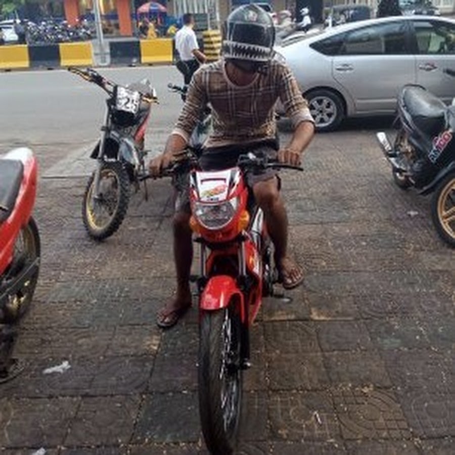 APkrFKbuf5Ca6BdWASPEWFmfFm7VPX9nDR9KNPEU7zFuRA=s900-c-k-c0x00ffffff-no-rj